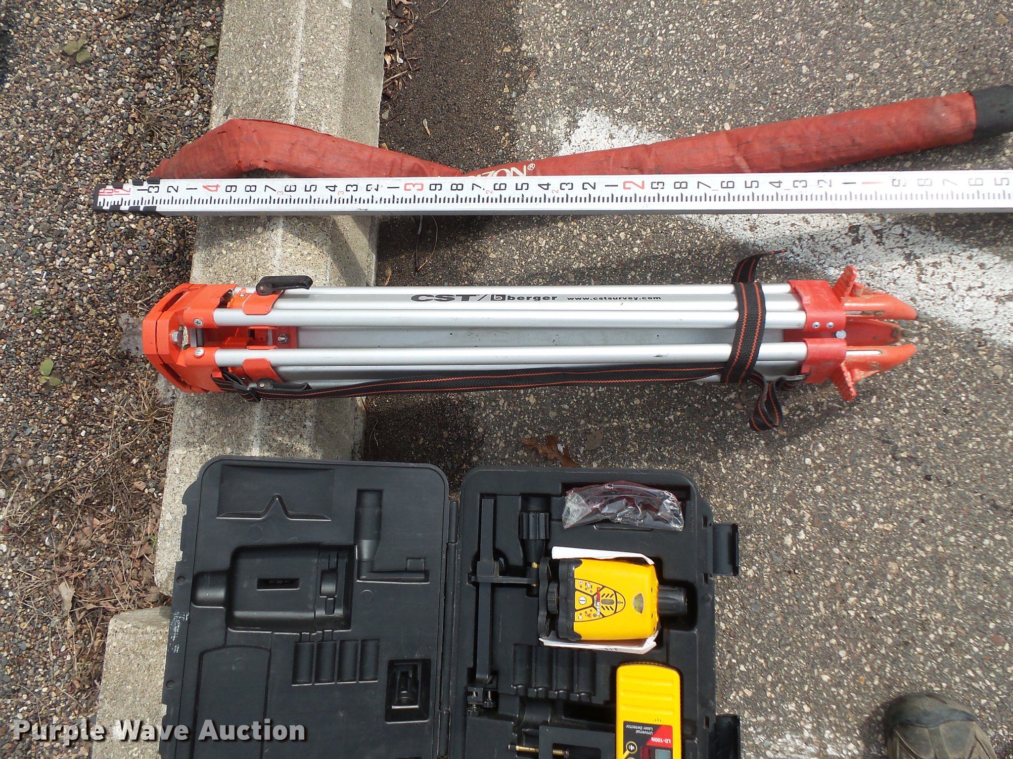 Lasermark laser level in St. Paul, MN | Item DW9695 sold | Purple Wave