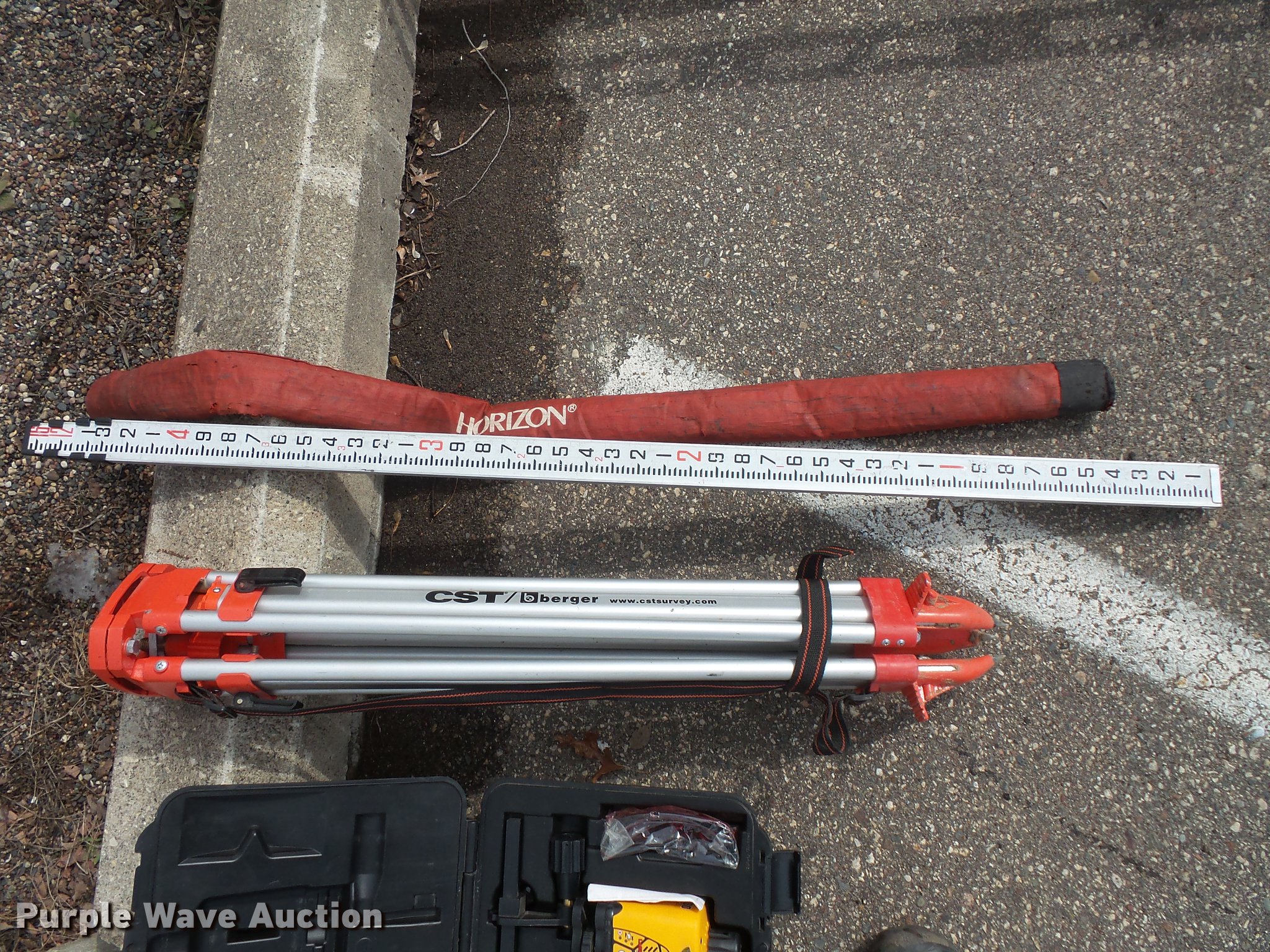 Lasermark laser level in St. Paul, MN | Item DW9695 sold | Purple Wave
