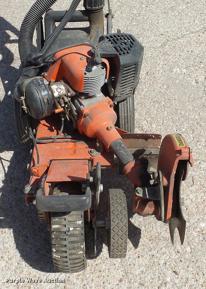Tanaka TLE-600 edger in Newton, KS | Item EX9039 sold | Purple Wave