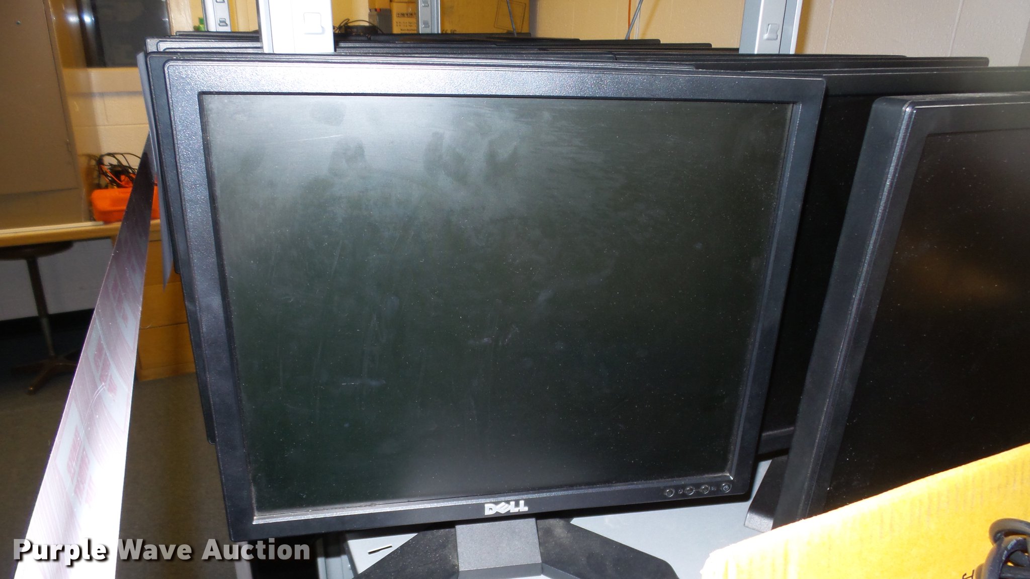 (31) Dell E170Sb LCD monitors in Newton, KS | Item EX9111 sold | Purple ...
