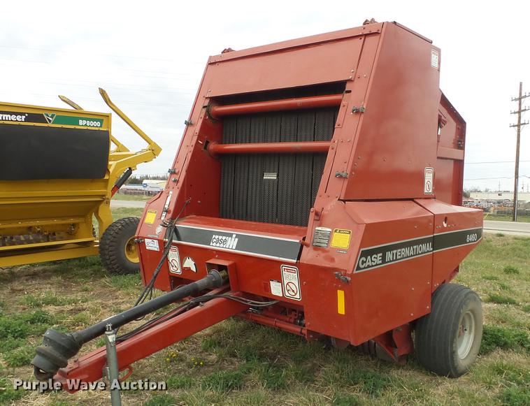 1990 Case IH 8460 round baler in Lyons, KS | Item DC3049 sold | Purple Wave