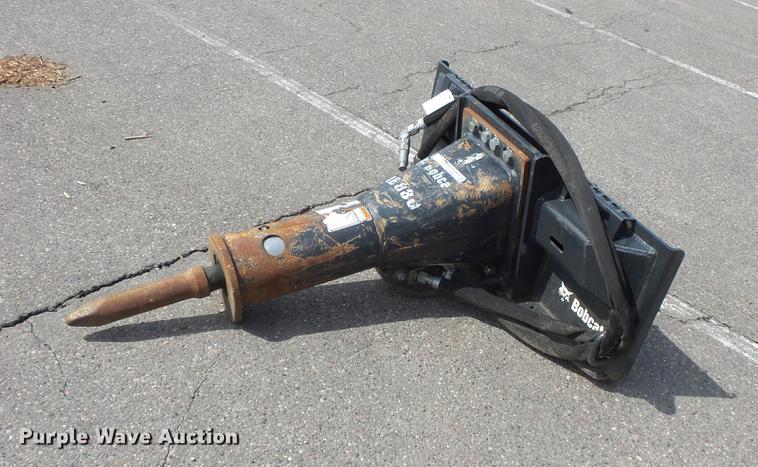 Bobcat HB880 breaker in Burnsville, MN | Item DV9695 sold | Purple Wave