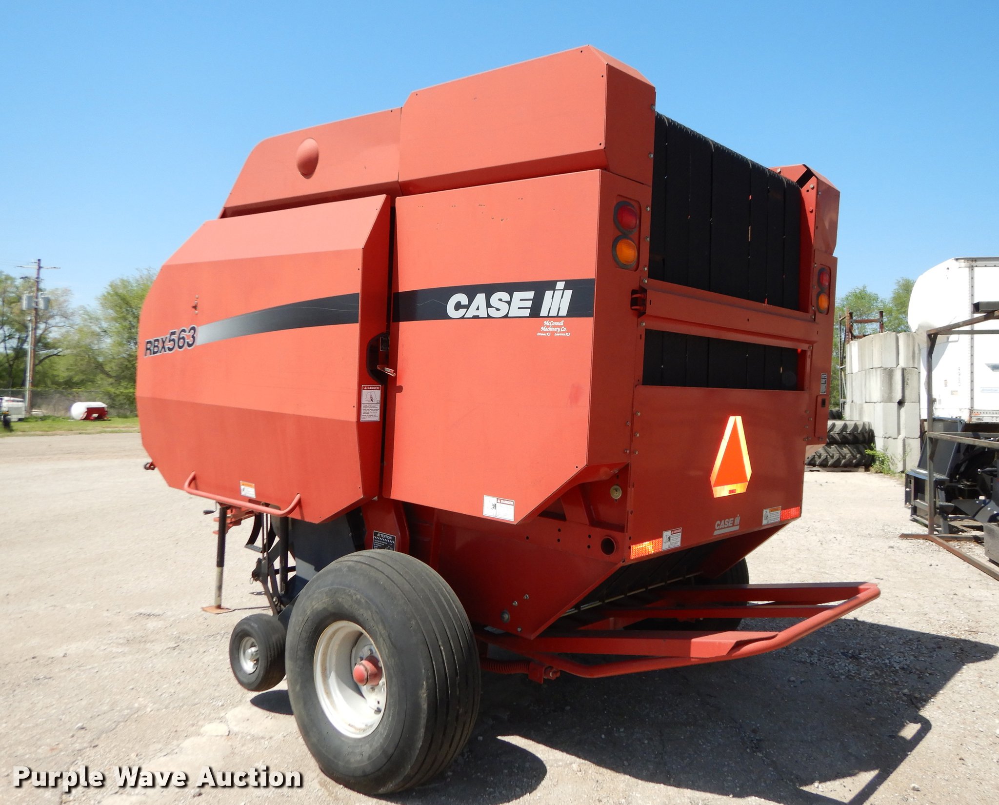 2007 Case IH RBX563 round baler in Topeka, KS | Item DE1654 sold ...
