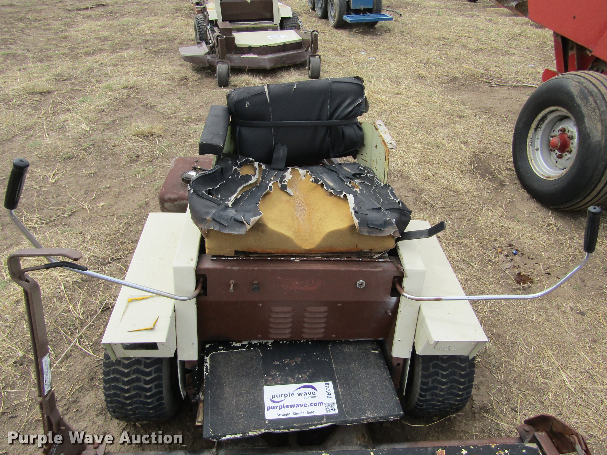 Grasshopper 1822 lawn mower in Sublette, KS | Item DE6740 sold | Purple ...
