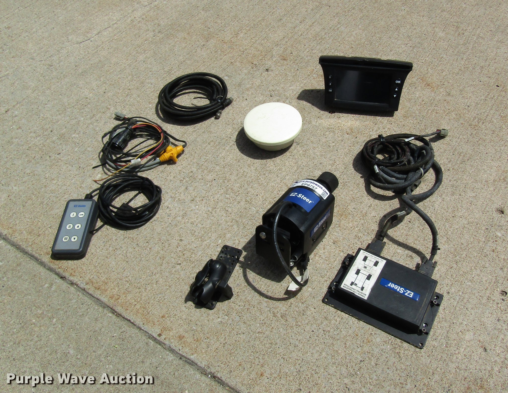 Ag Leader Ez-Guide 500 auto steer in Jefferson City, MO | Item EP9757 ...