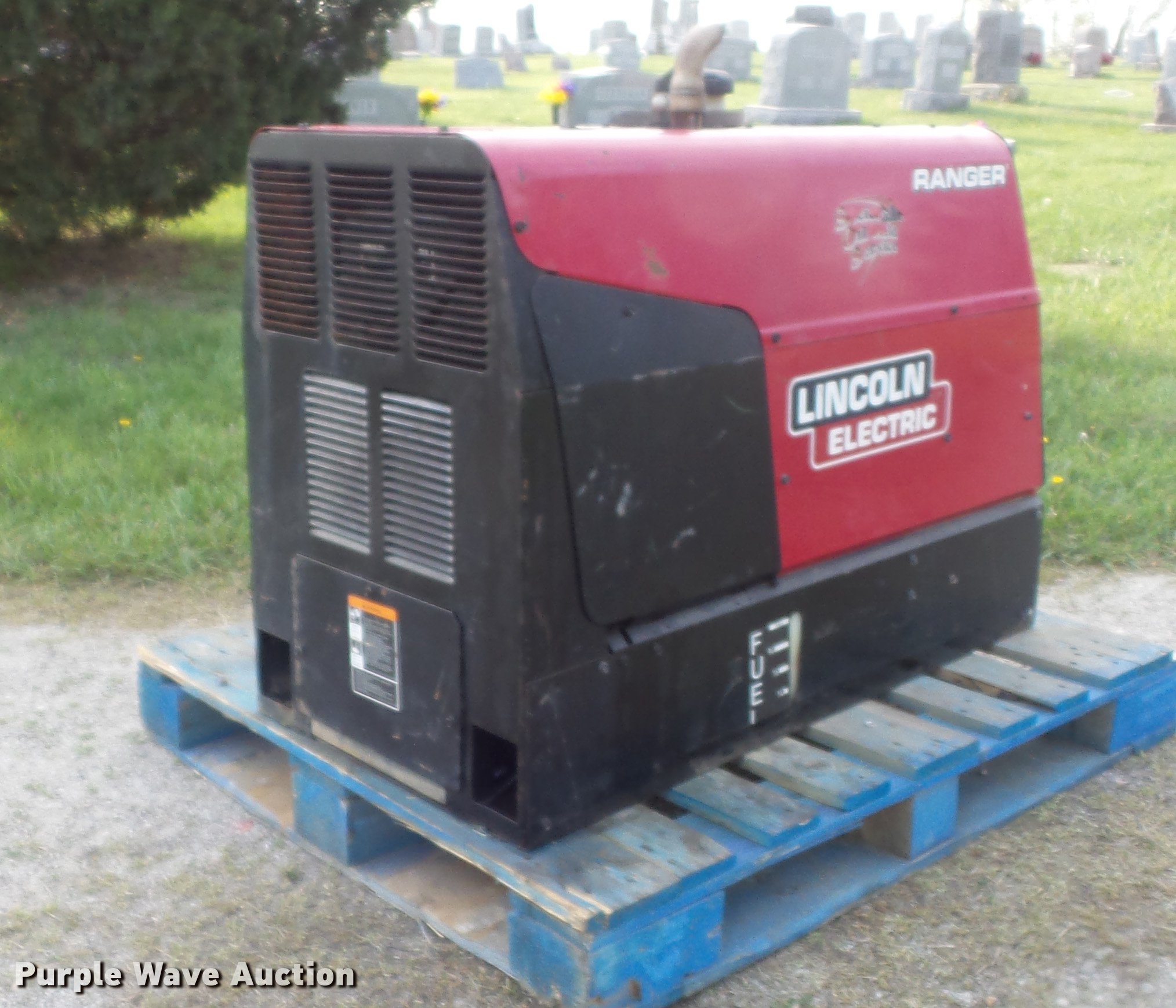 Lincoln Ranger 225 welder/generator in Moscow Mills, MO | Item DM9968 ...