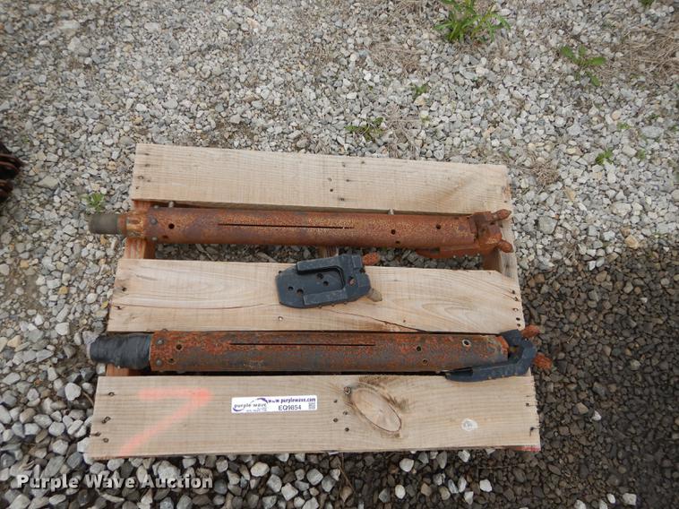 (2) Armor side load housing in Olathe, KS | Item EQ9854 sold | Purple Wave