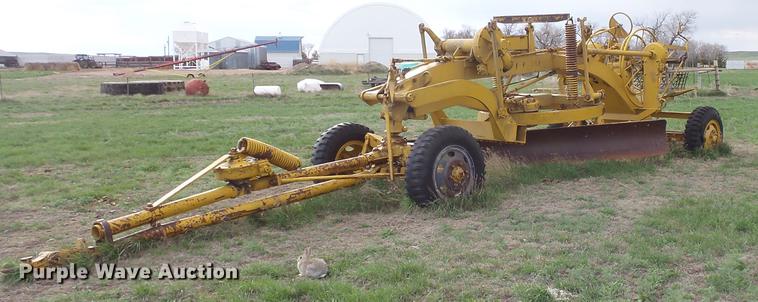 Adams 124-S grader in Philip, SD | Item DV9709 sold | Purple Wave
