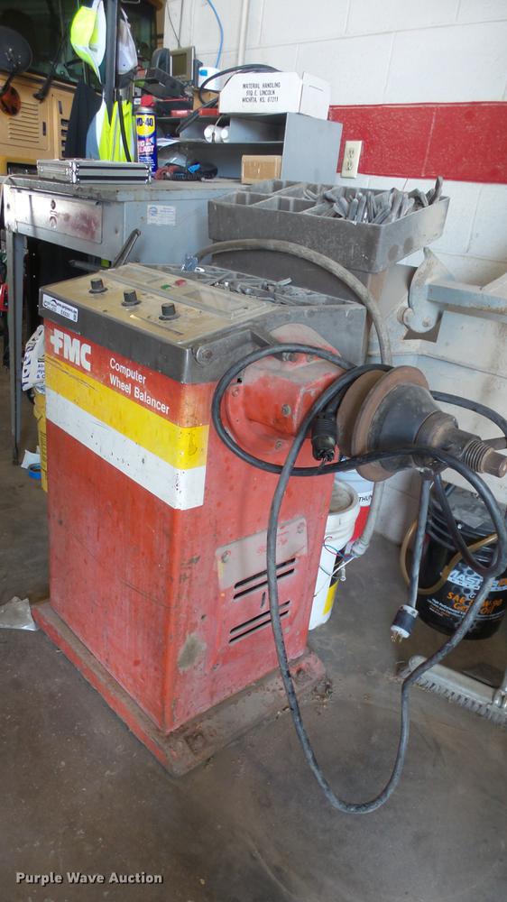 FMC computer wheel balancer in Arkansas City, KS | Item EX9201 sold ...