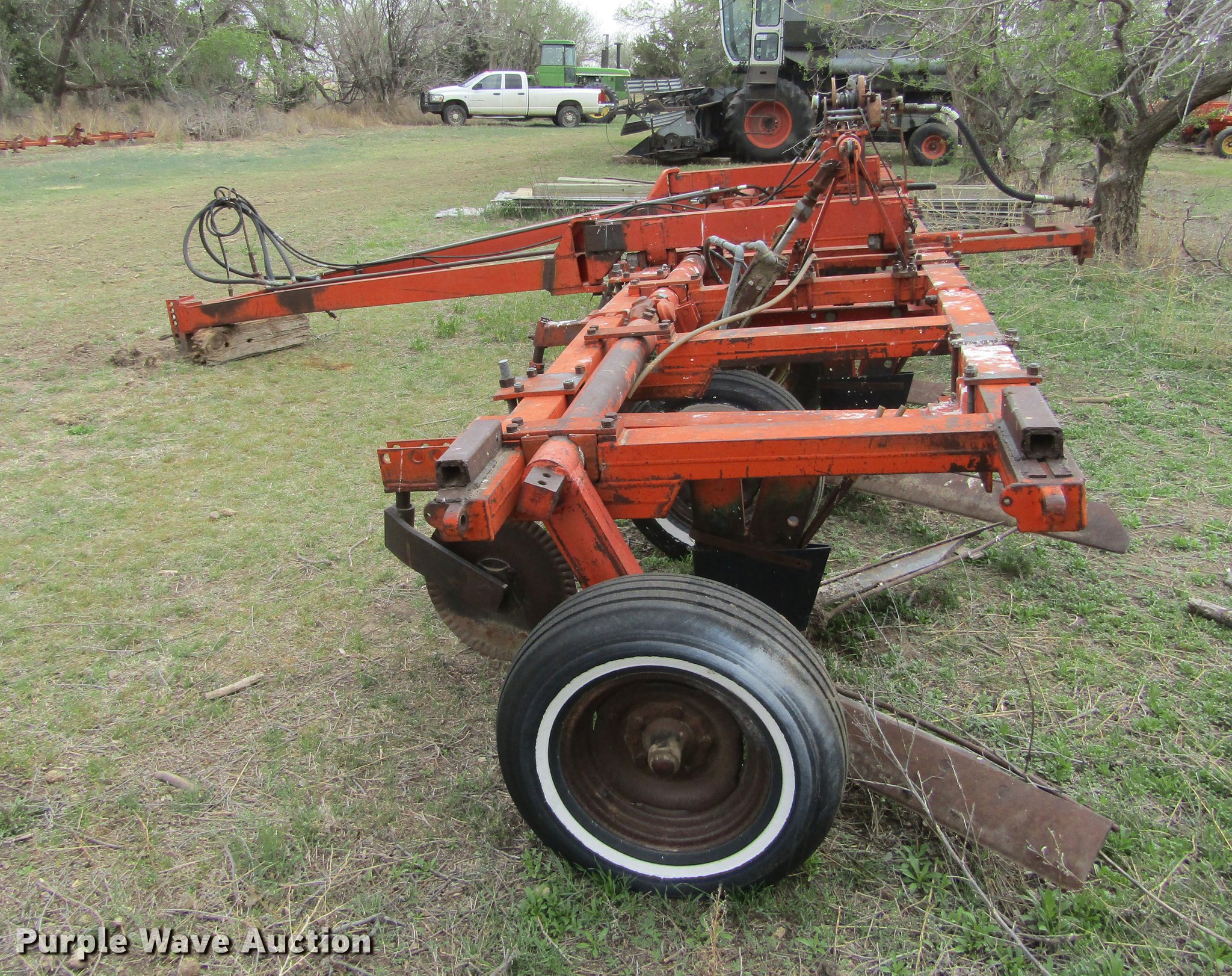 Richardson 5X5 sweep plow in Dighton, KS | Item DE6796 sold | Purple Wave