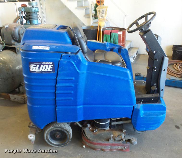 Windsor Saber Glide floor scrubber in Hutchinson, KS | Item ET9539 sold ...