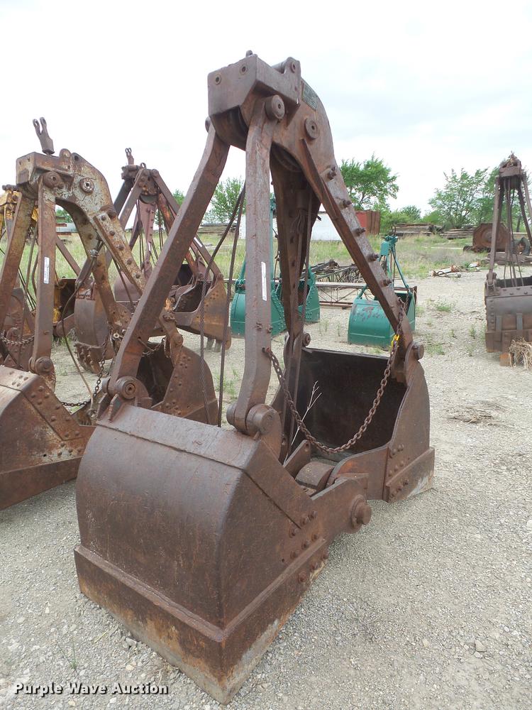 Erie clam shell smooth edge bucket in Holton, KS | Item EJ9417 sold ...