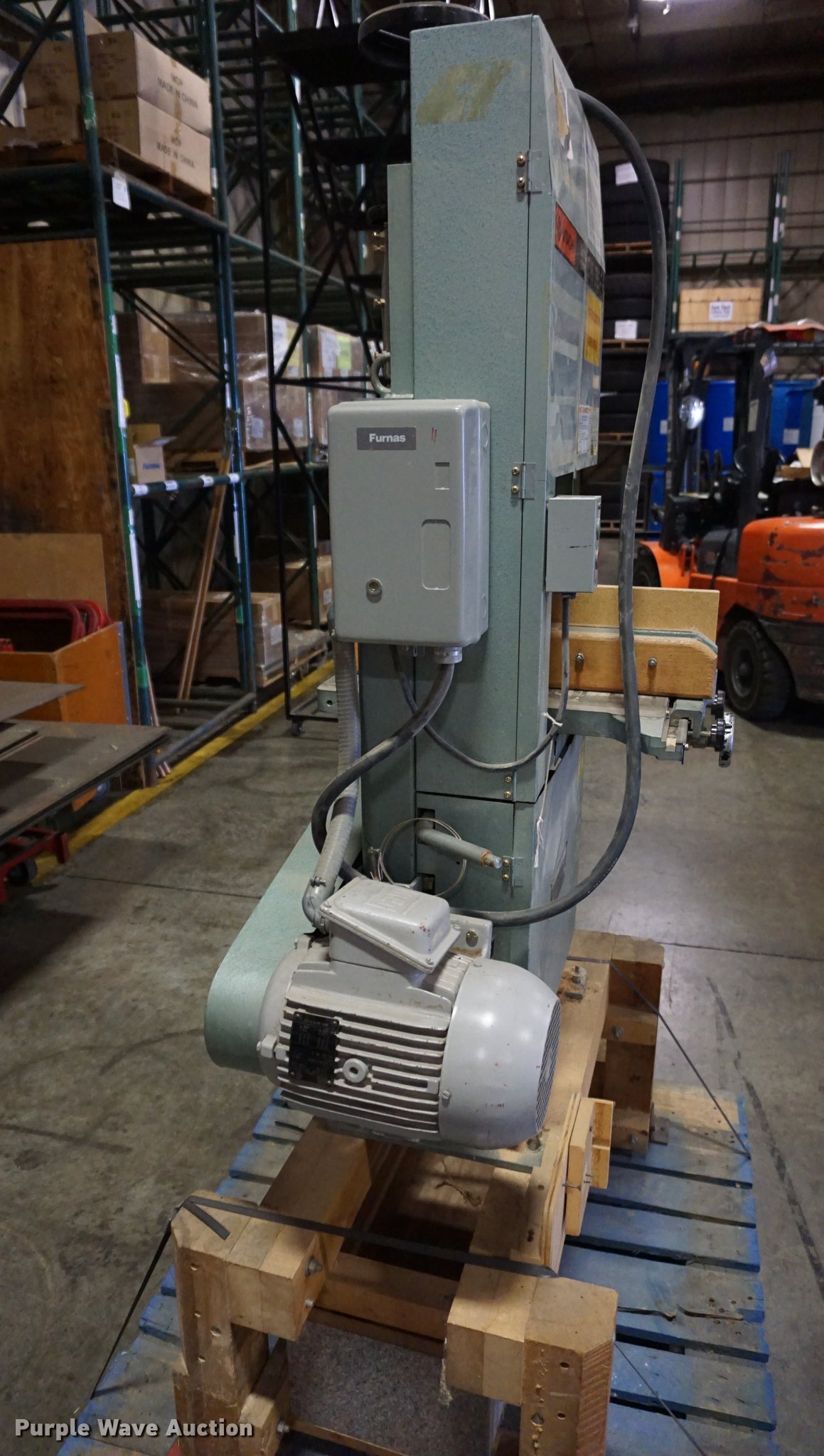 Hitachi CB75F bandsaw in Lansing, KS | Item EJ9457 sold | Purple Wave