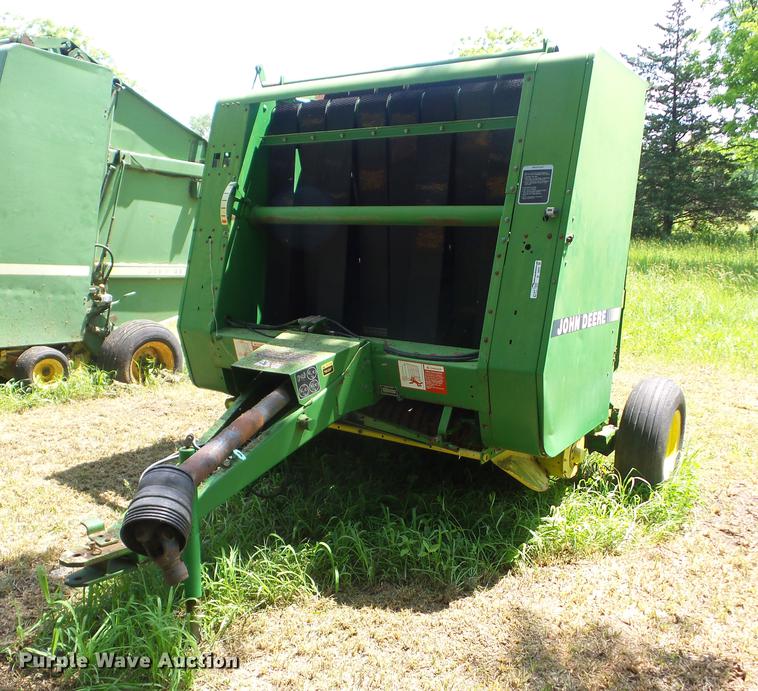 John Deere 375 round baler in Erie, KS | Item BI9505 sold | Purple Wave
