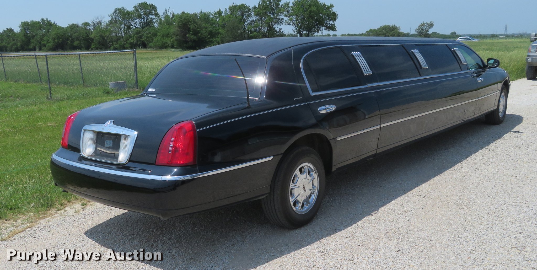 2000 Lincoln Town Car Executive limousine in Benton, KS | Item EJ9615 ...