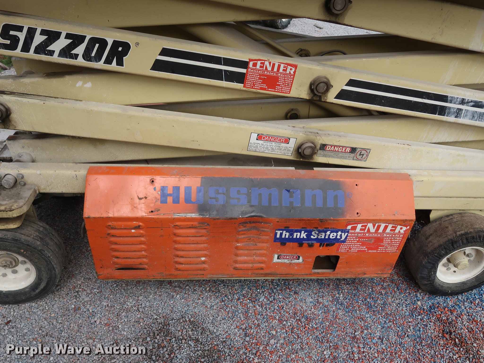 1996 JLG CM2033 Scizzor Commander scissor lift in Independence, MO ...