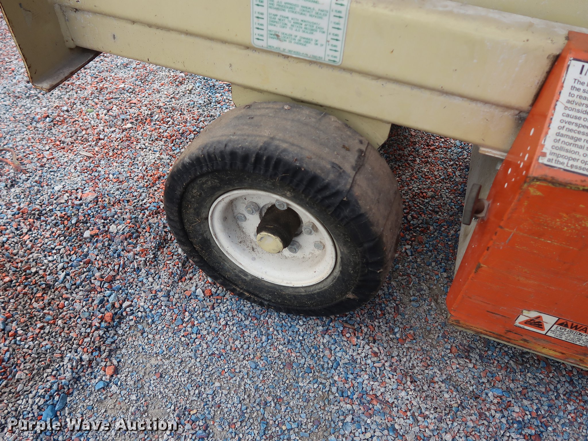 1996 JLG CM2033 Scizzor Commander scissor lift in Independence, MO ...