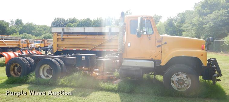 2002 International 2554 truck cab and chassis in Springfield, MO | Item ...