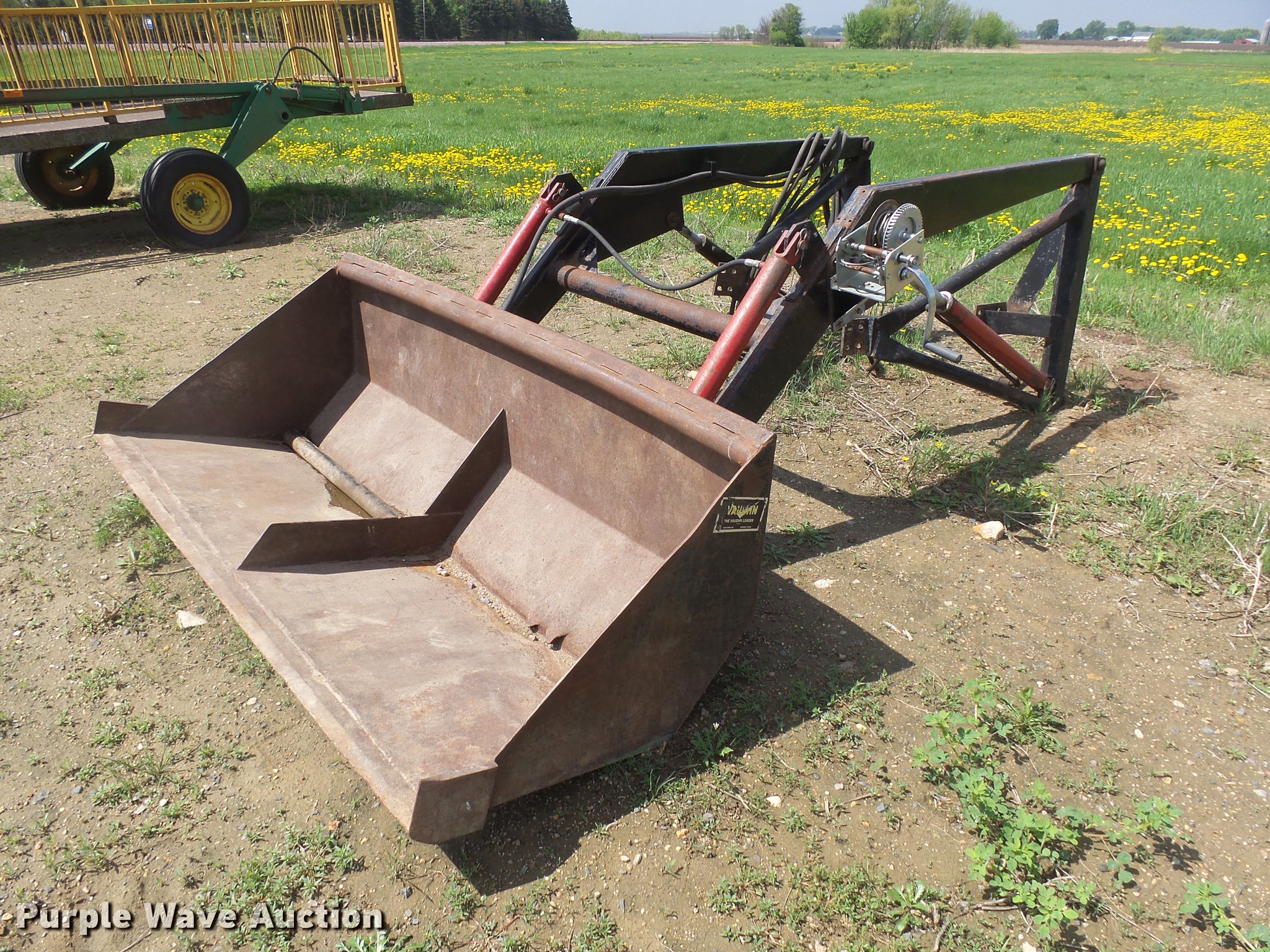 Vaughn loader in Sleepy Eye, MN | Item DX9099 sold | Purple Wave