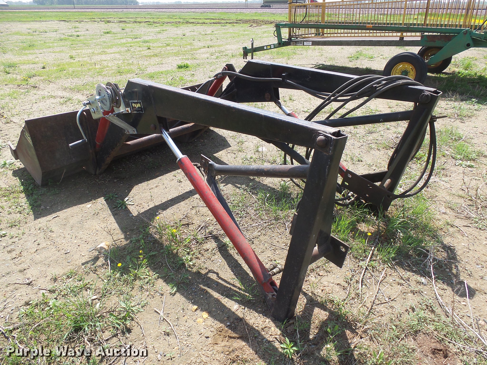 Vaughn loader in Sleepy Eye, MN | Item DX9099 sold | Purple Wave