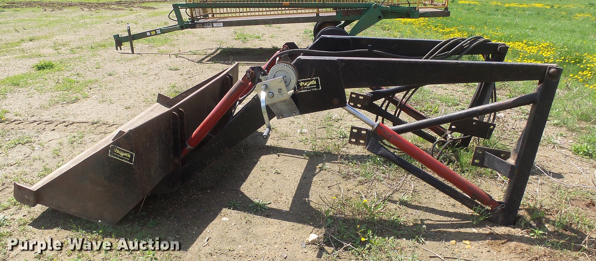 Vaughn loader in Sleepy Eye, MN | Item DX9099 sold | Purple Wave