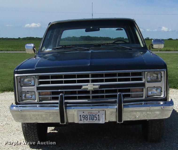 1987 Chevrolet R20 Crew Cab pickup truck in Jacksonville, IL | Item ...