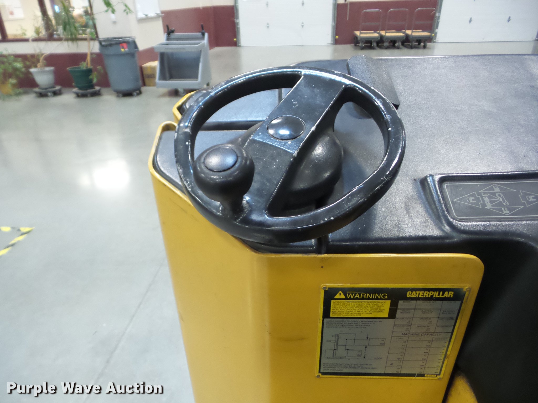 Caterpillar NRR30 narrow isle forklift in Bartlesville, OK | Item ...