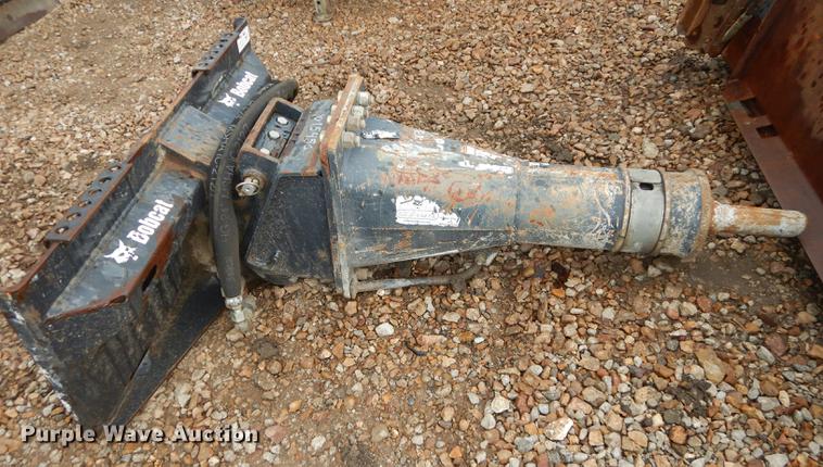 Bobcat HB880 skid steer breaker in Olathe, KS | Item EM9544 sold ...