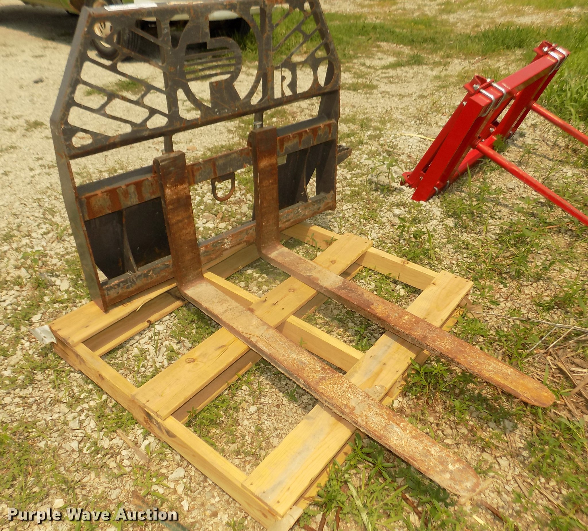 Paladin skid steer pallet forks in Oakland, IA | Item DZ9517 sold ...