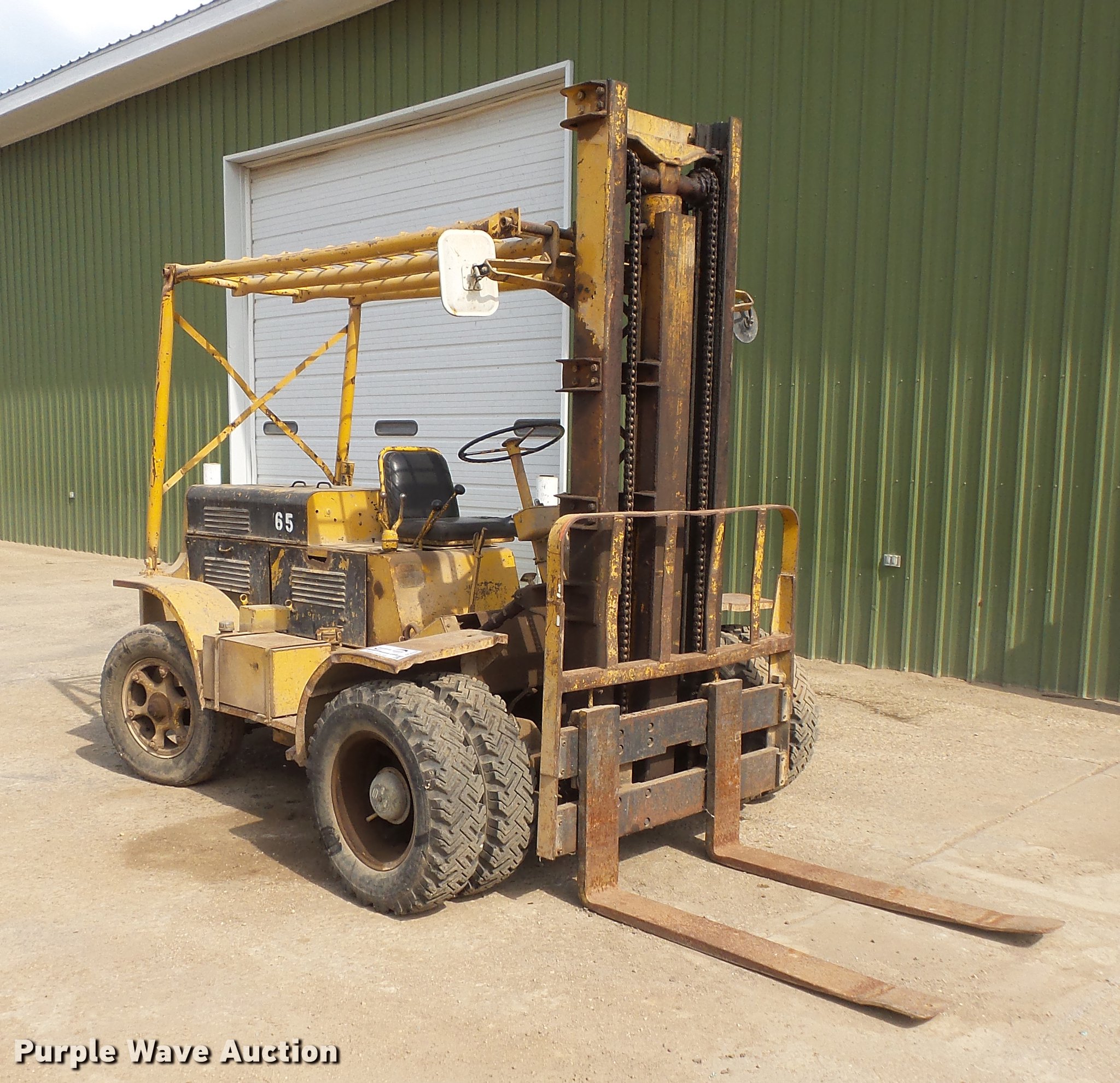Clark Transport forklift in Webster, SD | Item DC4704 sold | Purple Wave