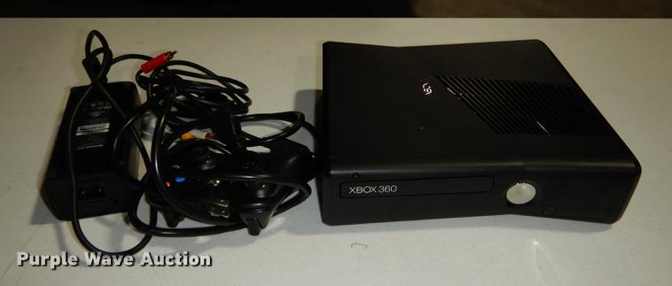 Xbox 360 game system in Junction City, KS | Item EK9330 sold | Purple Wave