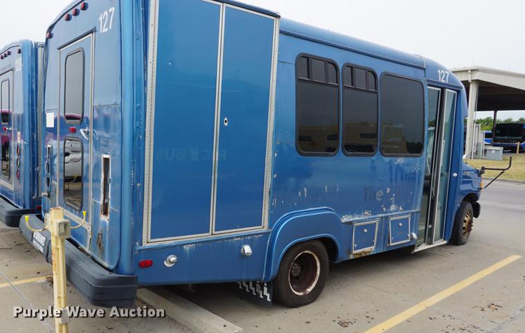 2005 Ford Econoline E450 shuttle bus in Olathe, KS | Item DD7790 sold ...