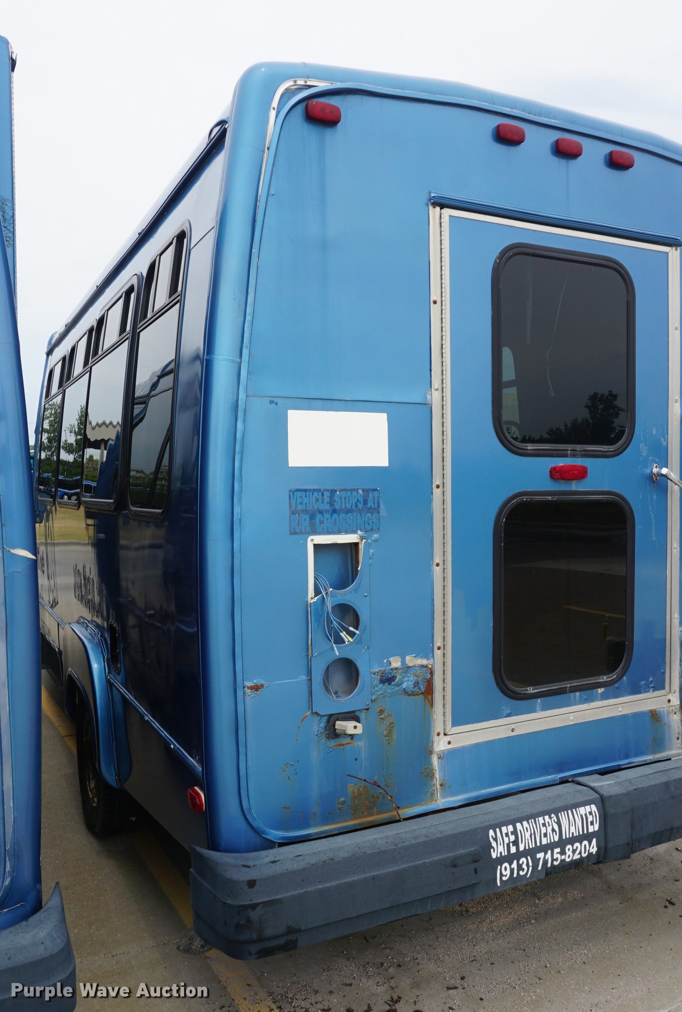 2005 Ford Econoline E450 shuttle bus in Olathe, KS | Item DD7790 sold ...