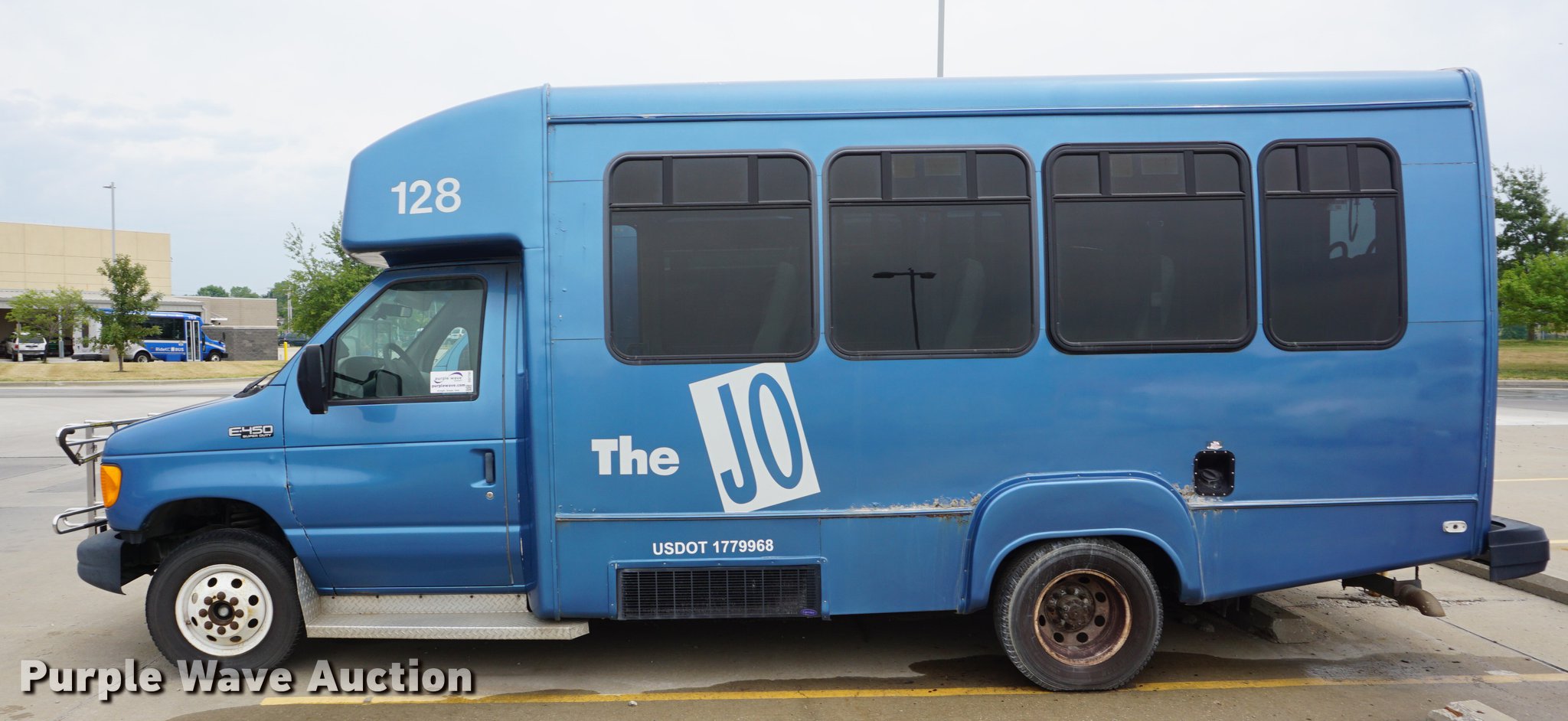 2005 Ford Econoline E450 shuttle bus in Olathe, KS | Item DD7791 sold ...