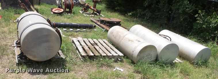 (4) aluminum saddle fuel tanks in Wichita, KS | Item BL9084 sold ...