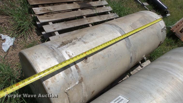 (4) aluminum saddle fuel tanks in Wichita, KS | Item BL9084 sold ...