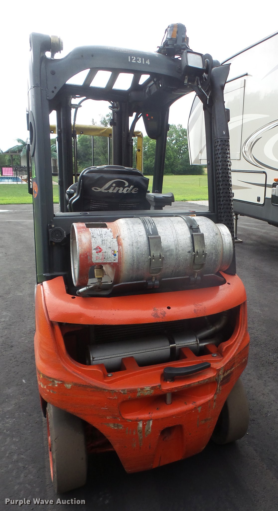 Linde H18 forklift in Bucyrus, KS | Item DD7793 sold | Purple Wave