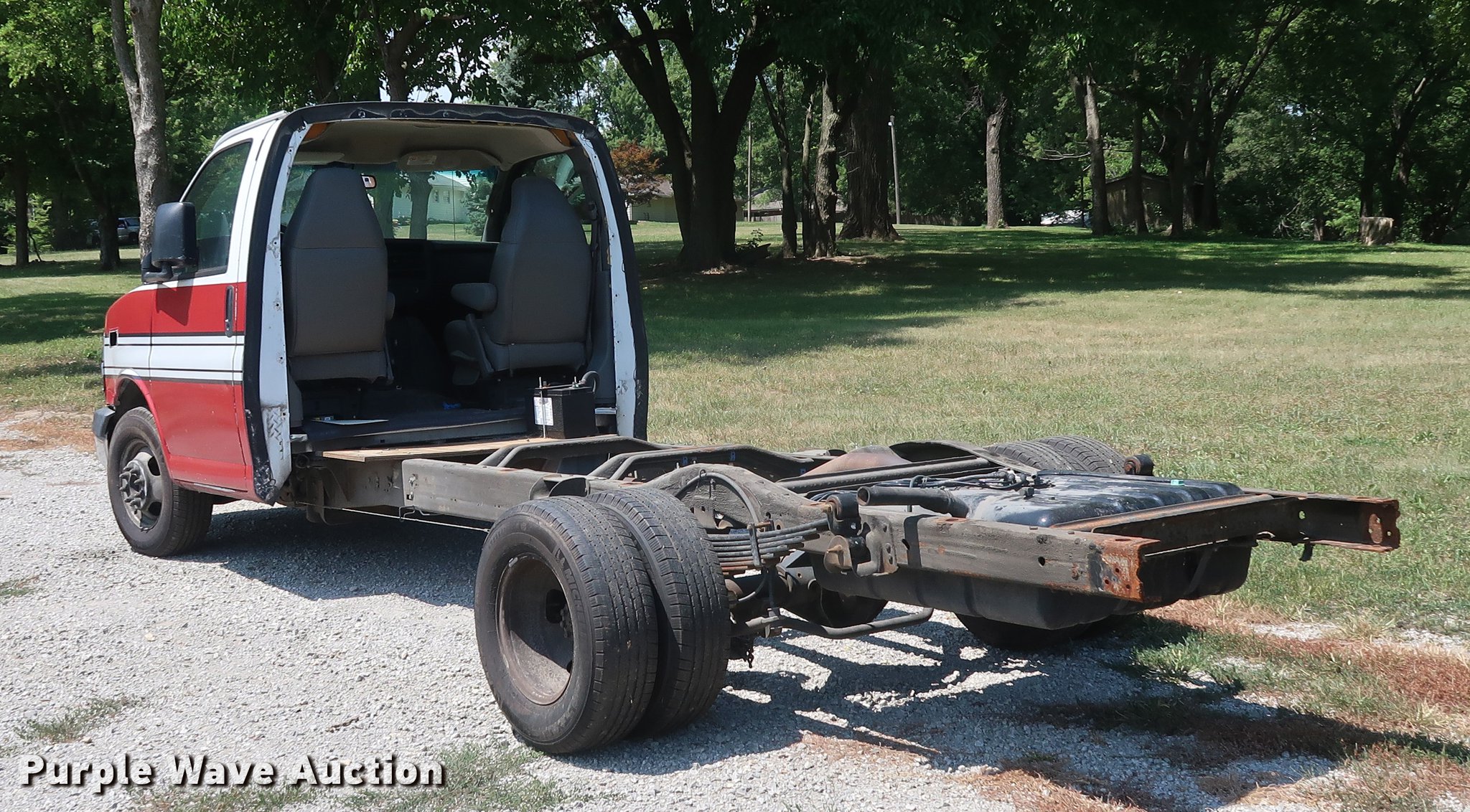 2009 Chevrolet Express 3500 cab and chassis in Sugar Creek, MO | Item ...