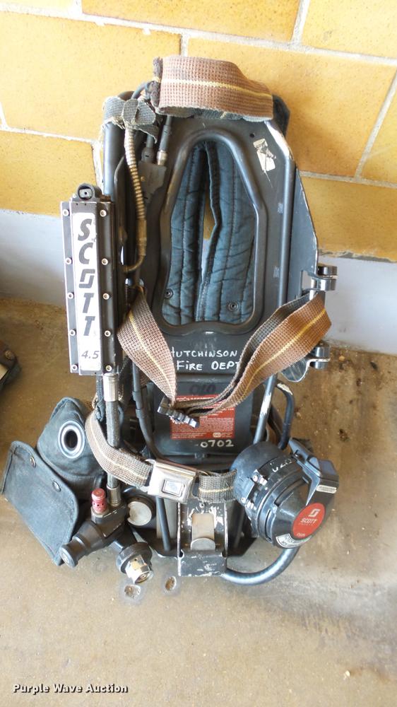 (6) Scott air packs in Hutchinson, KS | Item ET9293 sold | Purple Wave