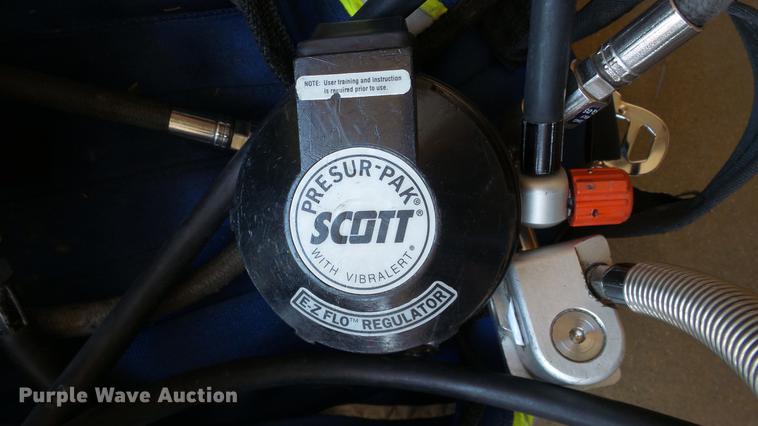 (3) Scott rit packs in Hutchinson, KS | Item ET9294 sold | Purple Wave