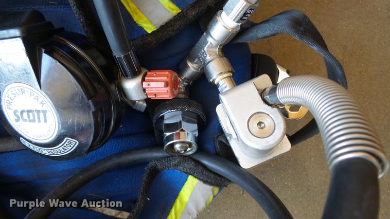 (3) Scott rit packs in Hutchinson, KS | Item ET9294 sold | Purple Wave