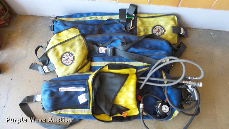 (3) Scott rit packs in Hutchinson, KS | Item ET9294 sold | Purple Wave
