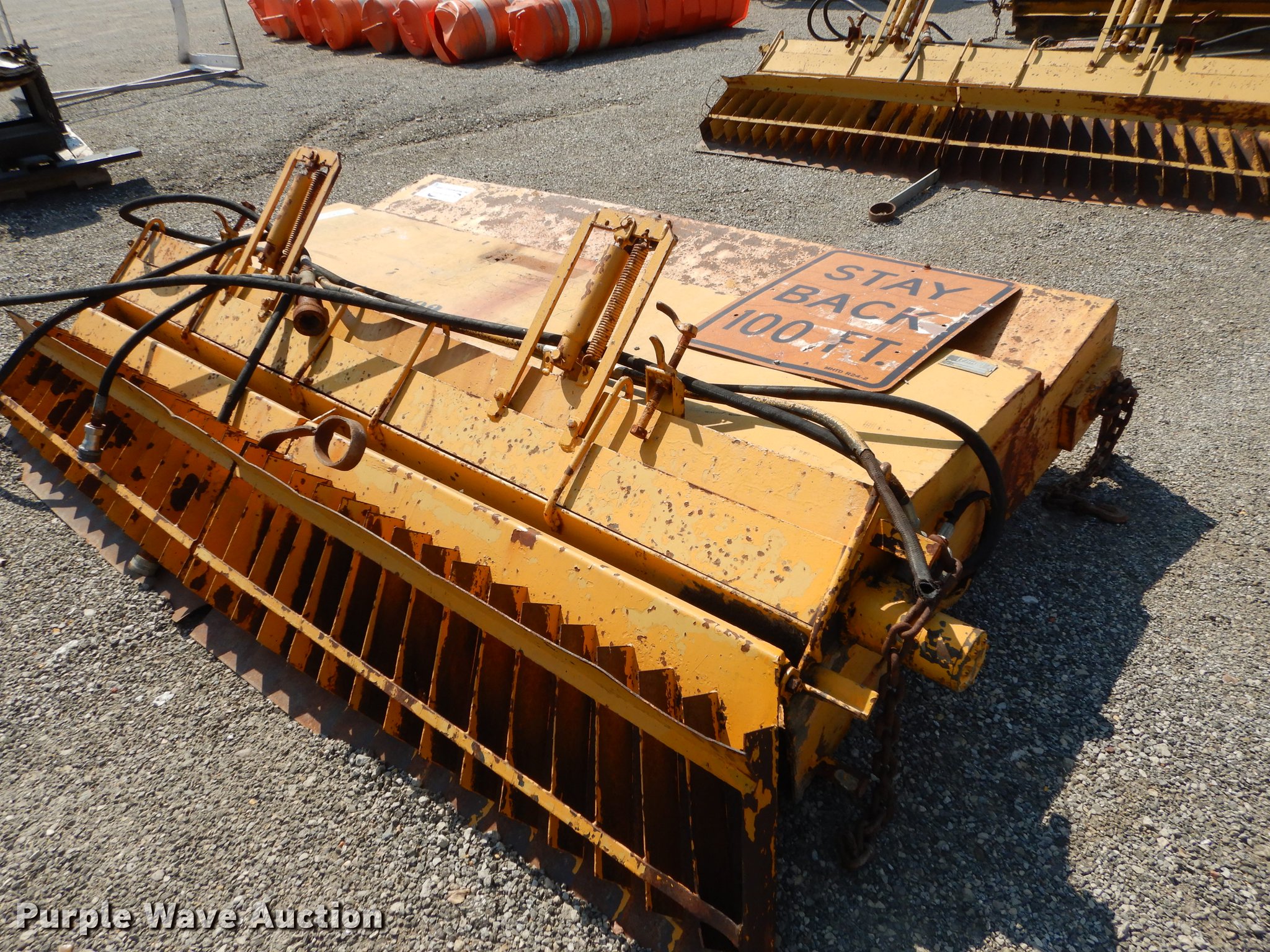 Flink HD6 tailgate spreader in Saint Joseph, MO | Item DB8454 sold ...