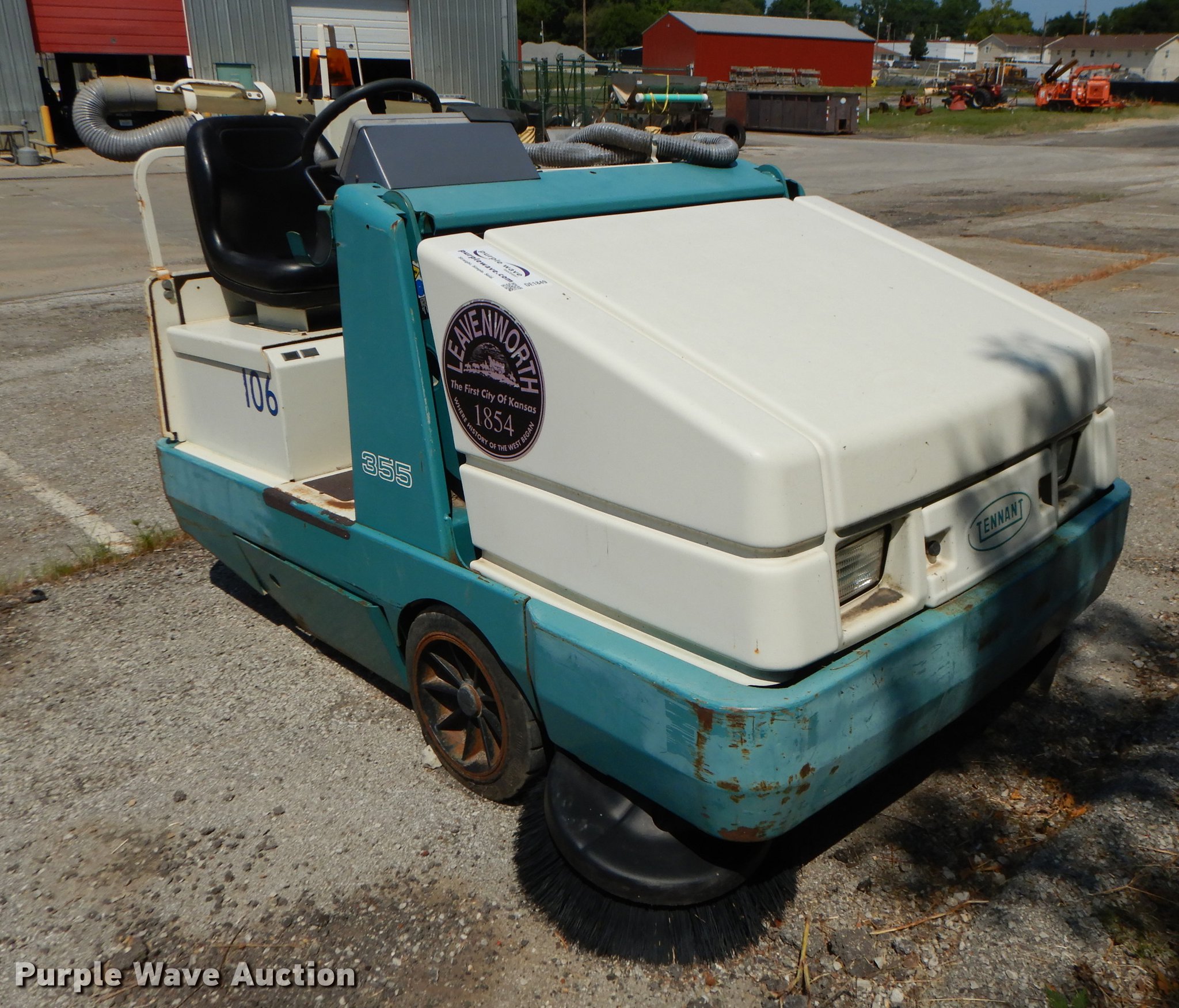 1993 Tennant 355 sweeper in Leavenworth, KS | Item DE1849 sold | Purple ...