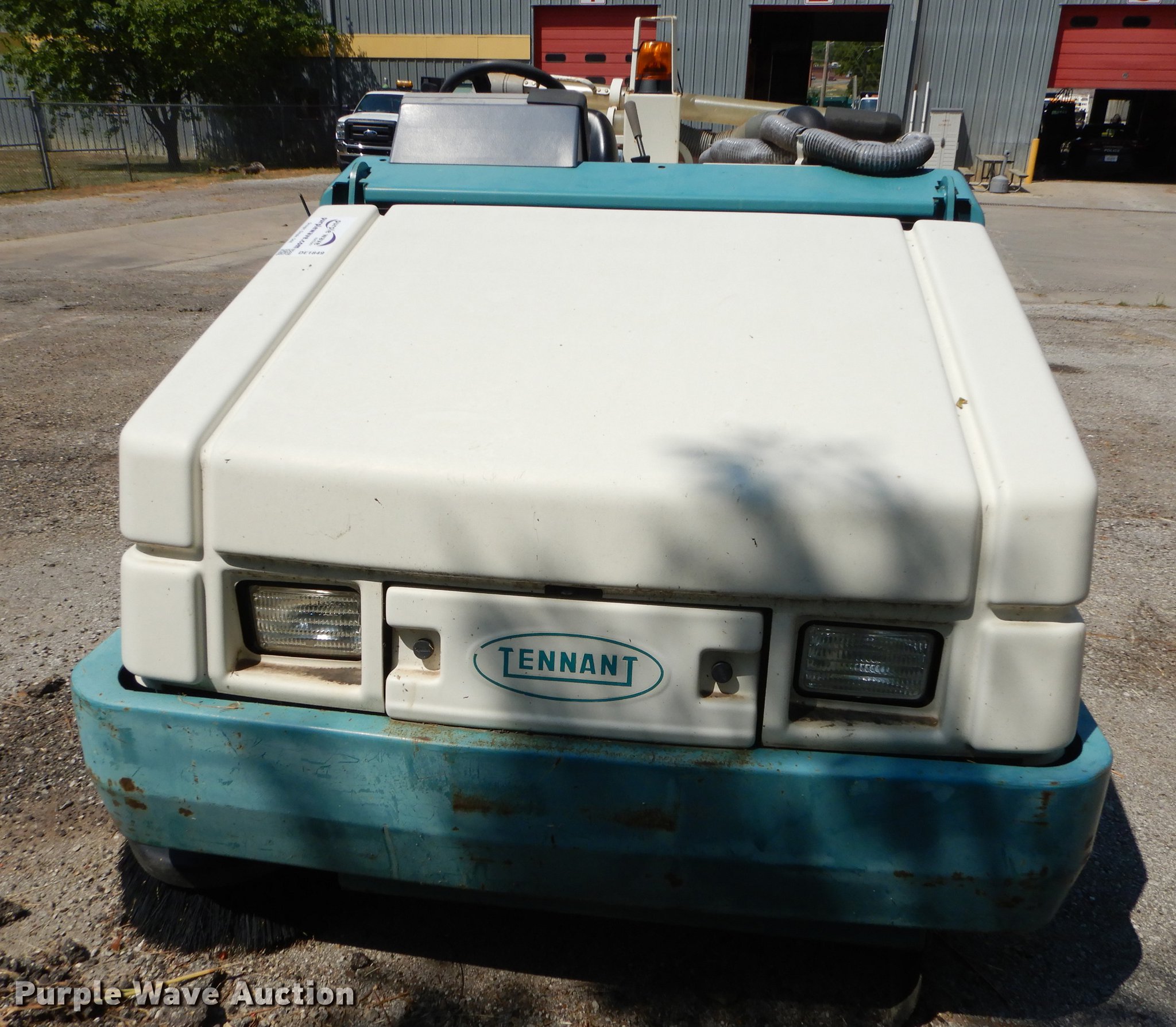 1993 Tennant 355 sweeper in Leavenworth, KS | Item DE1849 sold | Purple ...