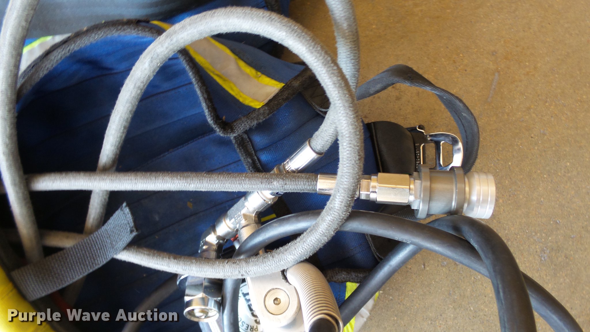 (3) Scott rit packs in Hutchinson, KS | Item ET9294 sold | Purple Wave