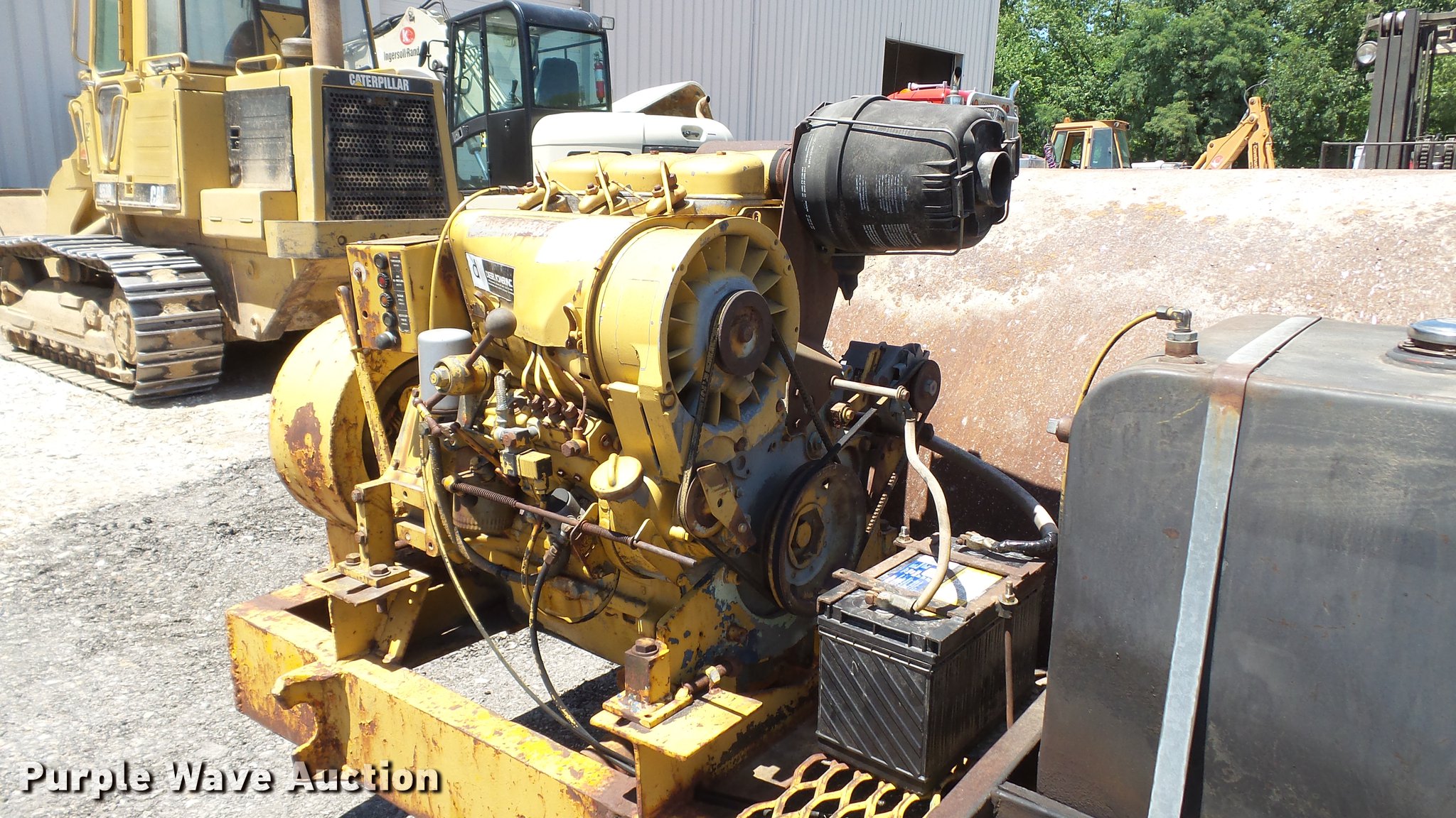 Essick VR72T roller in Wildwood, MO | Item DD7289 sold | Purple Wave