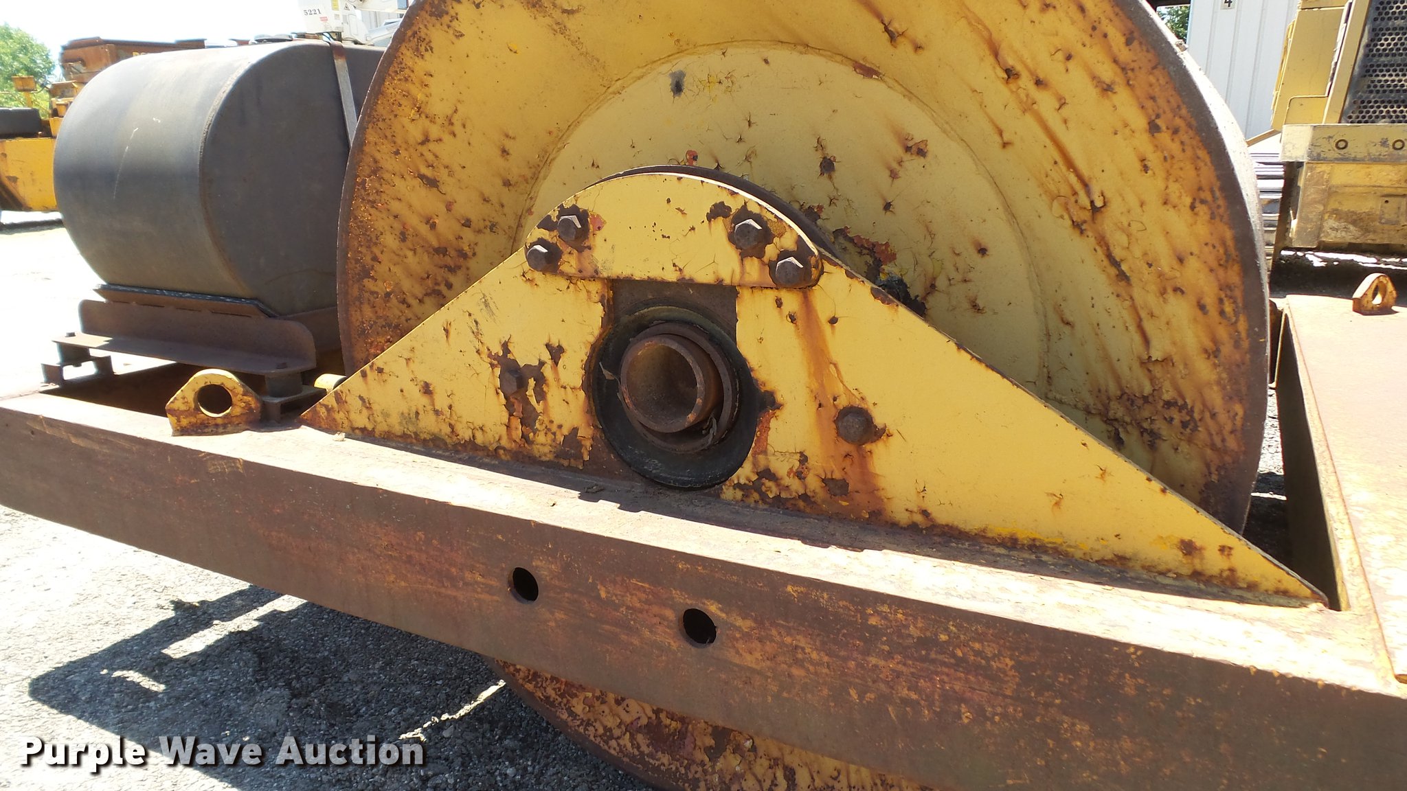 Essick VR72T roller in Wildwood, MO | Item DD7289 sold | Purple Wave