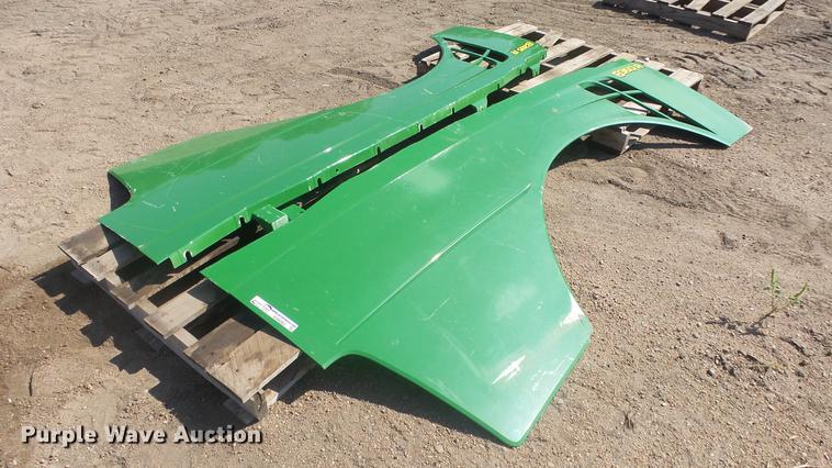 John Deere side panels in Kinsley, KS | Item ES9303 sold | Purple Wave