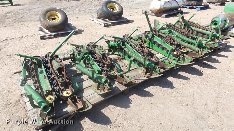 John Deere corn head row assemblies in Kinsley, KS | Item ES9304 sold ...